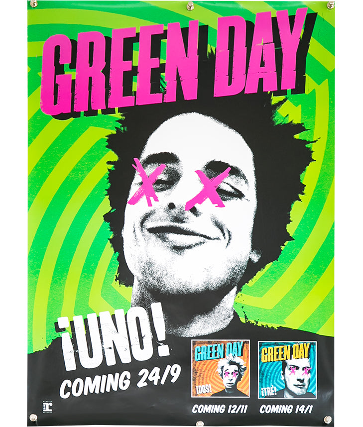 Green Day Uno Logo Photo Of Green Day Holding Up Finished Copies Of